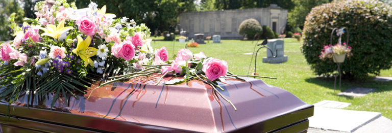 Le discours funèbre : dire au-revoir au défunt
